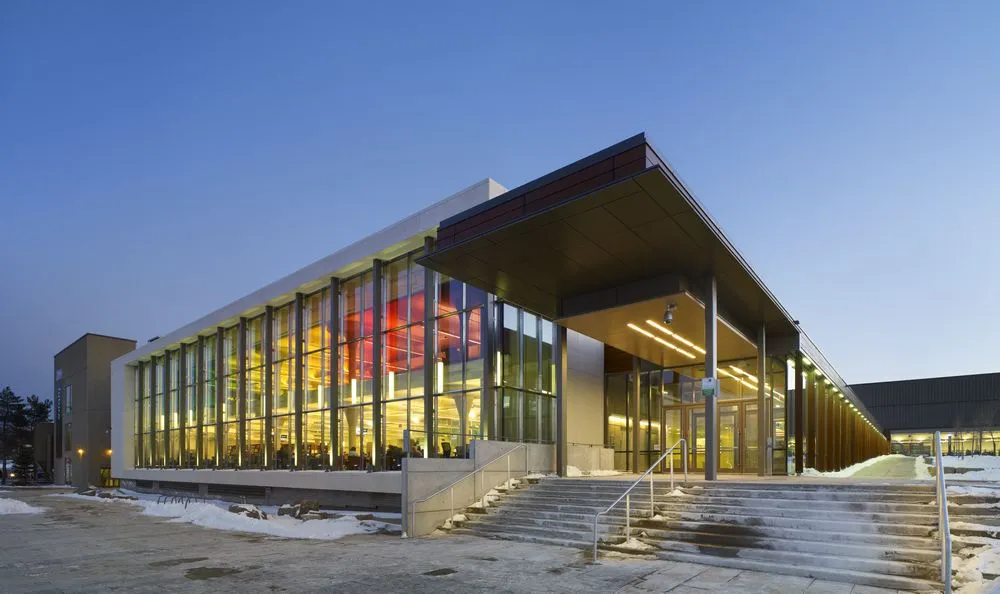 Mohawk College Learning Exchange - Fennell Campus Renewal - Ennova